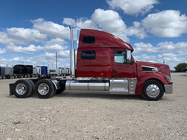 2007 Volvo VT64T880 For Sale | Raised Roof Sleeper | #SA1920