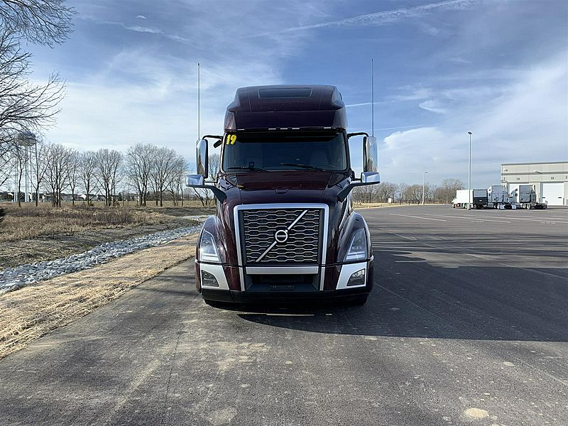 2019 Volvo VNL 760 (For Sale) | 70" Sleeper | #M96651