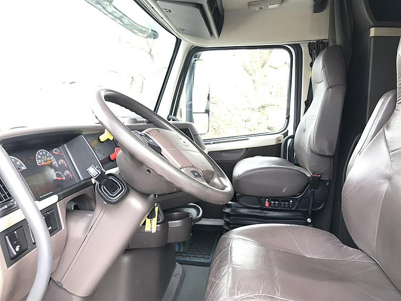 2018 Volvo VNL 730 For Sale | 77" Sleeper | #89263