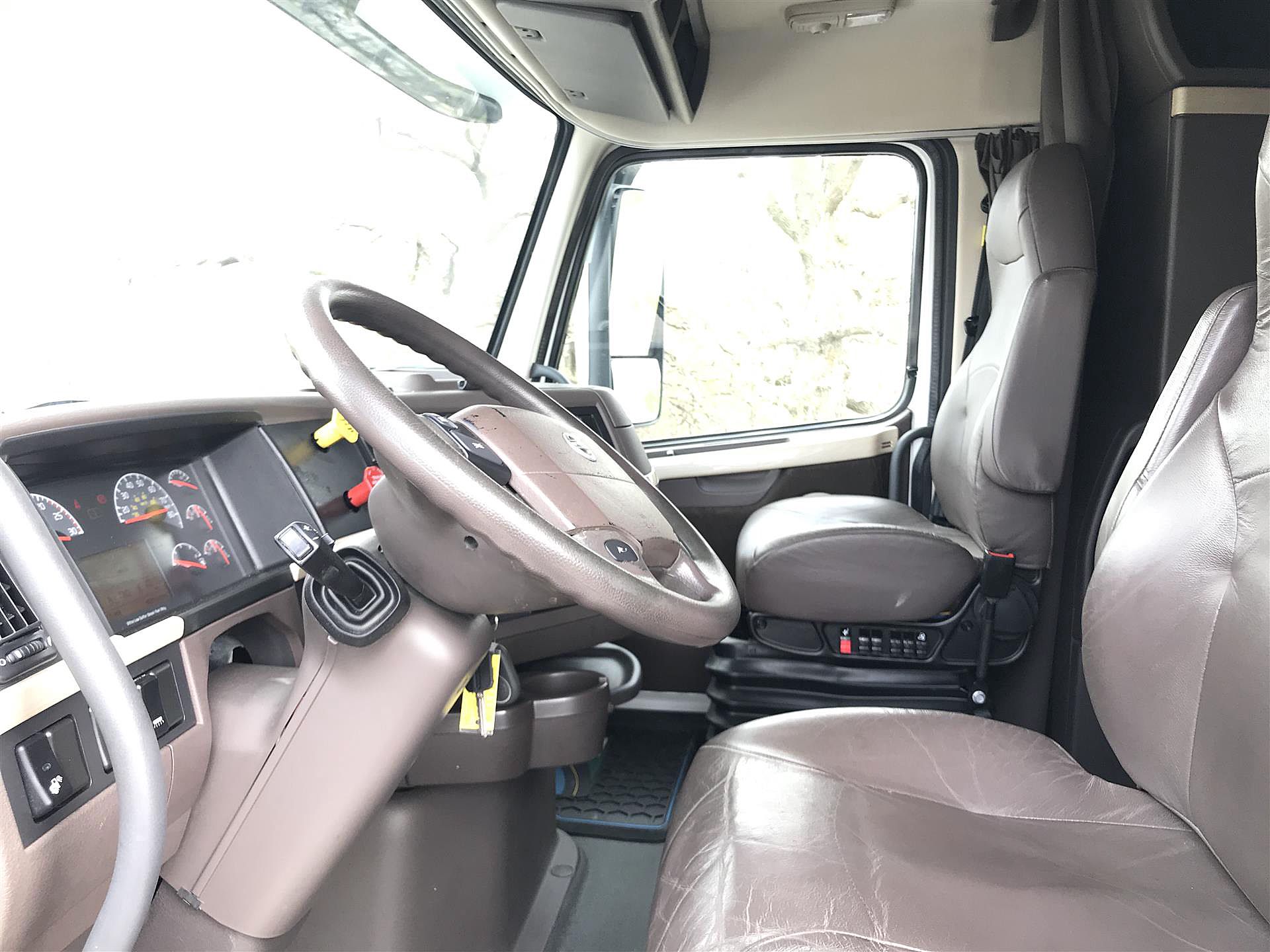 2018 Volvo VNL 730 For Sale | 77" Sleeper | #89263