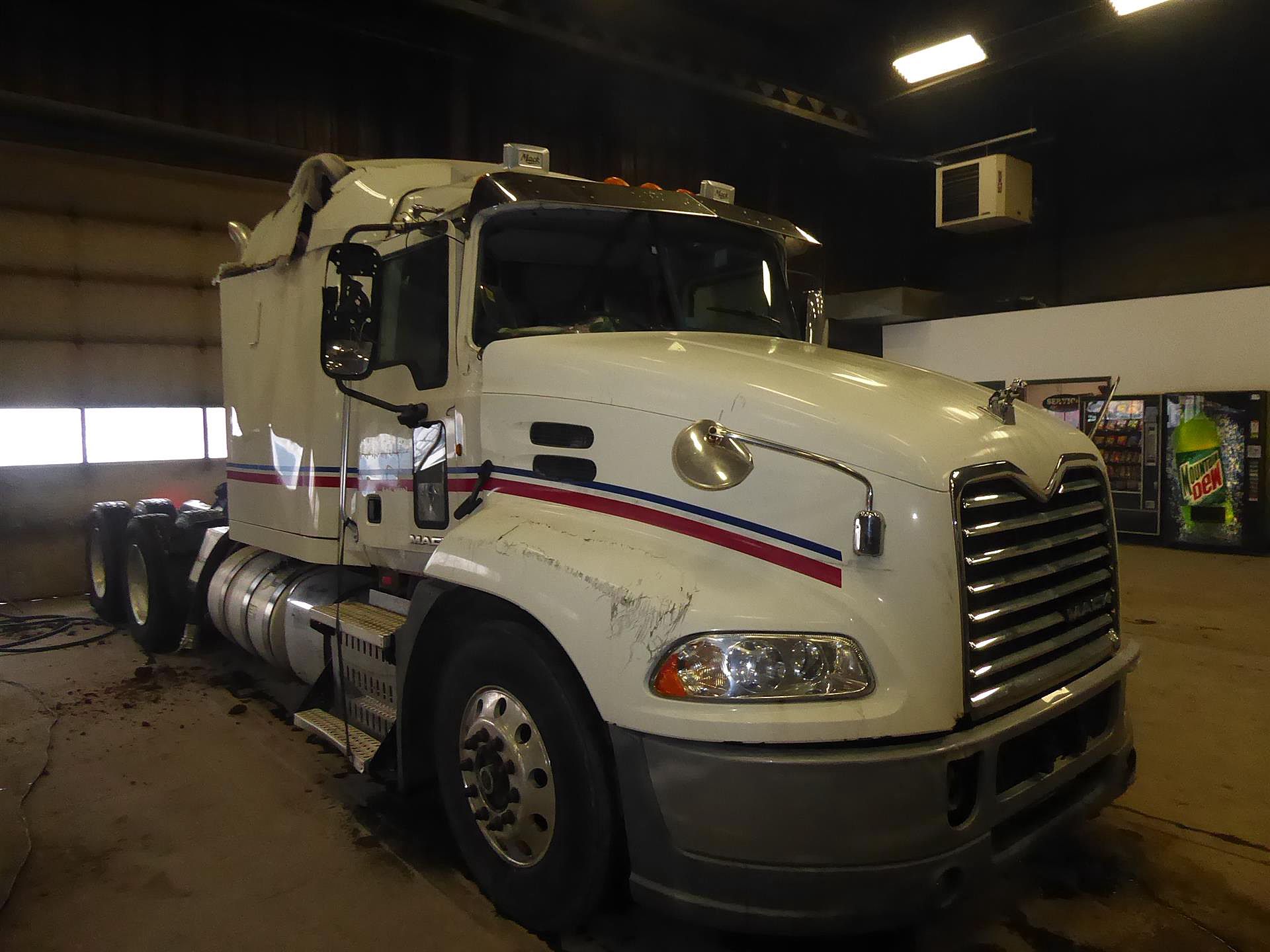 2013 Mack CXU613 (For Sale) | Day Cab | #9075