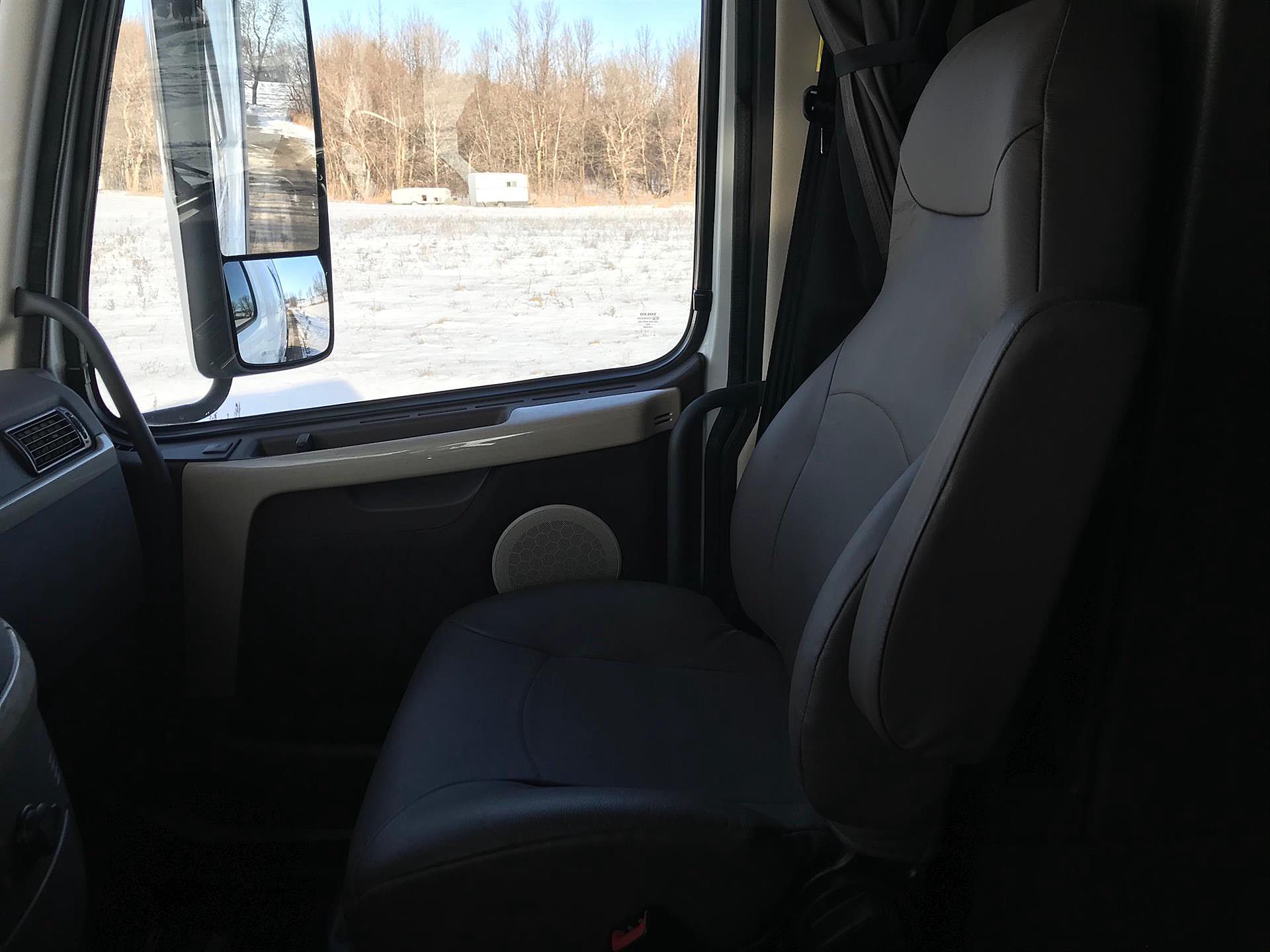 2018 Volvo VNL 730 (For Sale) | 77" Sleeper | #89262