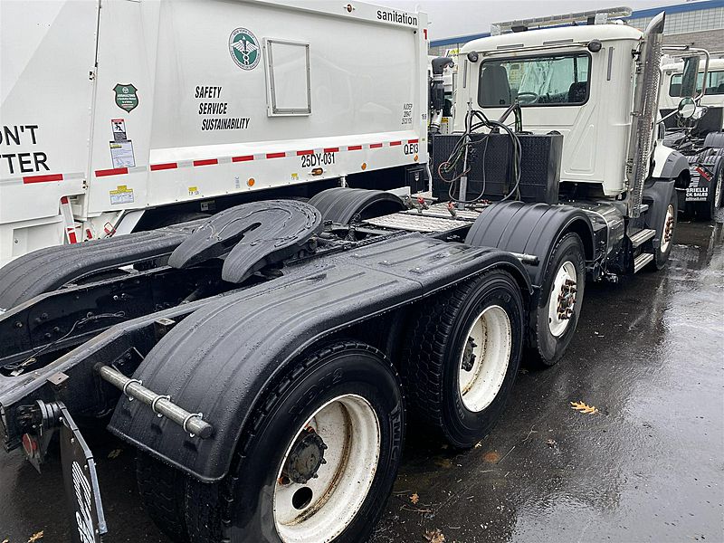 2016 Mack Granite GU813 (For Sale) | Dump Truck | #UM-588