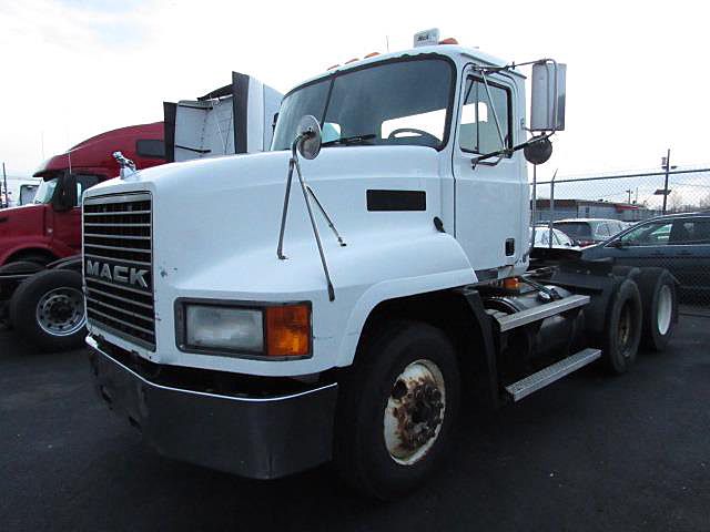 2001 Mack Pinnacle CH613 (For Sale) | NON Sleeper | #236643