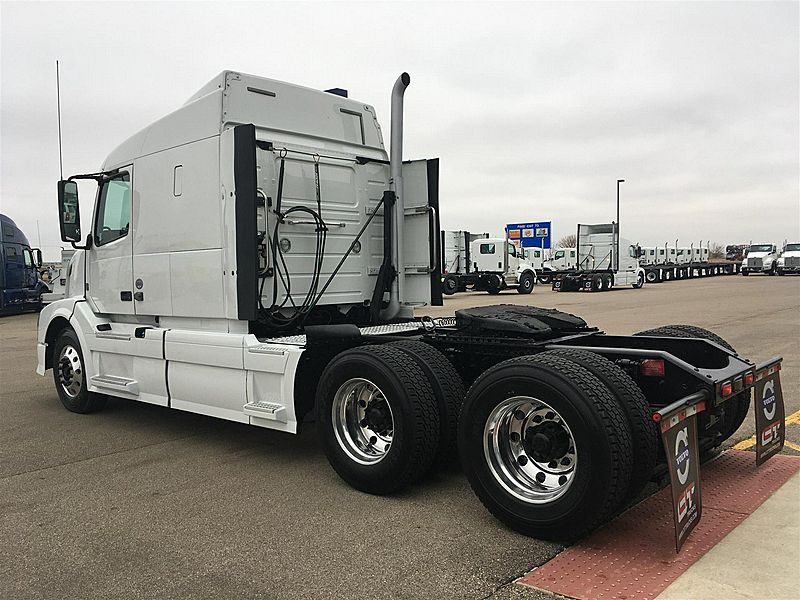 2015 Volvo VNL 630 (For Sale) | 61" Sleeper | #UT100429