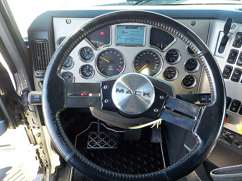 2017 Mack Pinnacle CHU613 Rawhide (For Sale) | 70" Sleeper | #6990910