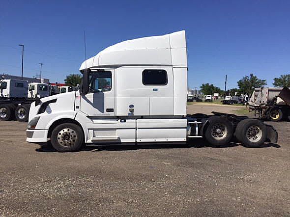 2015 Volvo VNL 730 (For Sale) | Sleeper Truck | #TU6056