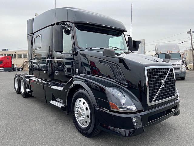 2015 Volvo VNL 730 (For Sale) | 77" Sleeper | #237340