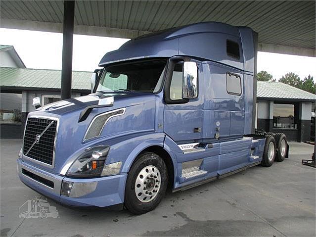 2017 Volvo VNL 780 For Sale | 77" Sleeper | #HN991848