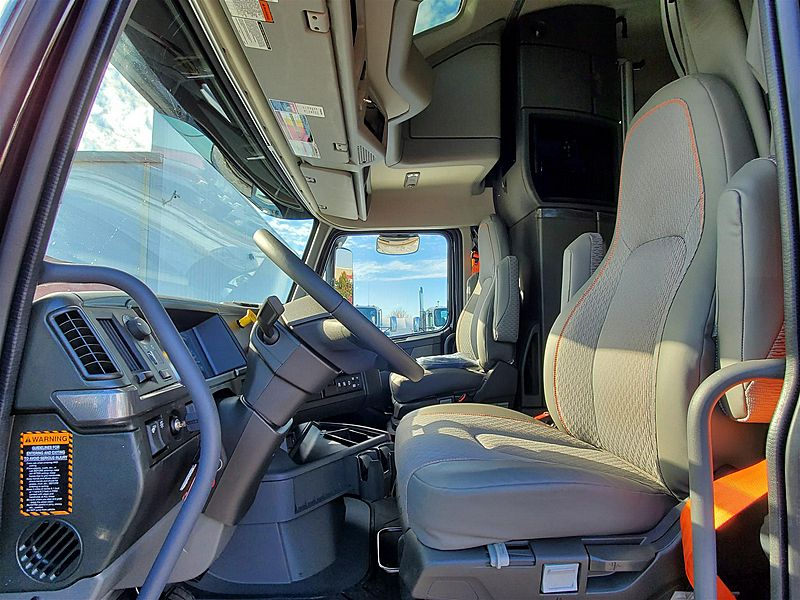 2021 Volvo VNL 860 For Sale | 77" Sleeper | #W7096.9