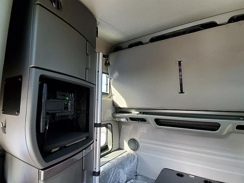 2021 Volvo VNL 860 For Sale | 77" Sleeper | #W7096.9