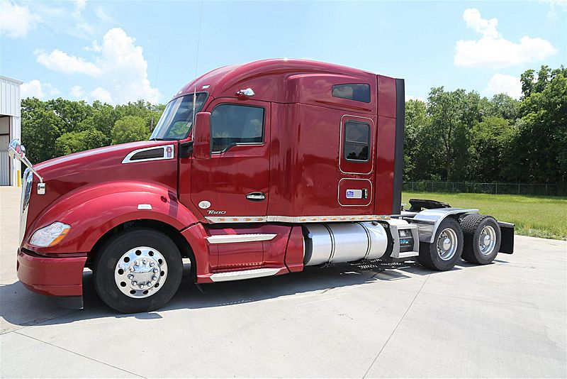 2017 Kenworth Custom T680 (For Sale) | 76" Sleeper | #10972