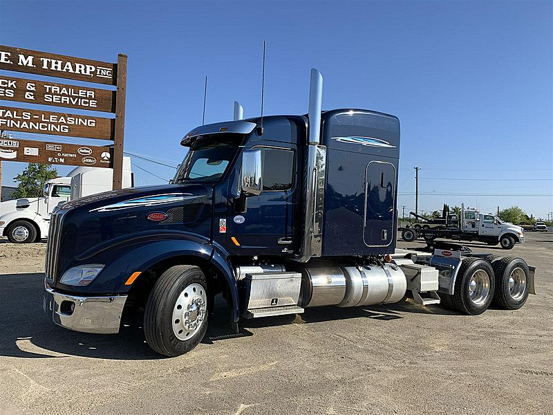 2016 Peterbilt 579 For Sale | 72" Sleeper | #322625R