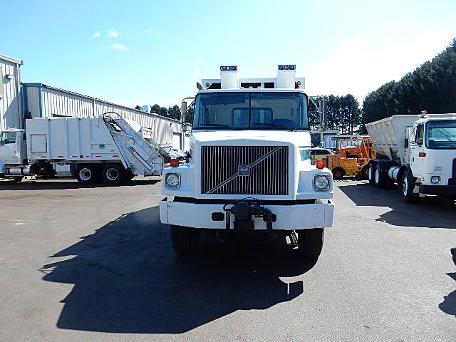1999 Volvo WG-42-T For Sale | Refuse Truck | #8687