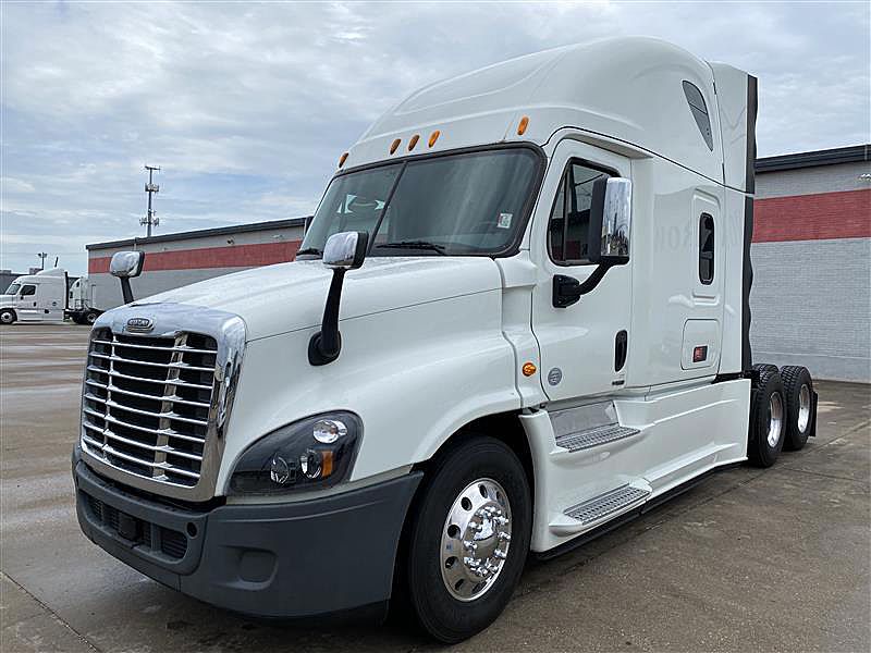 2014 Freightliner CASCADIA For Sale | 72" Sleeper | #238564