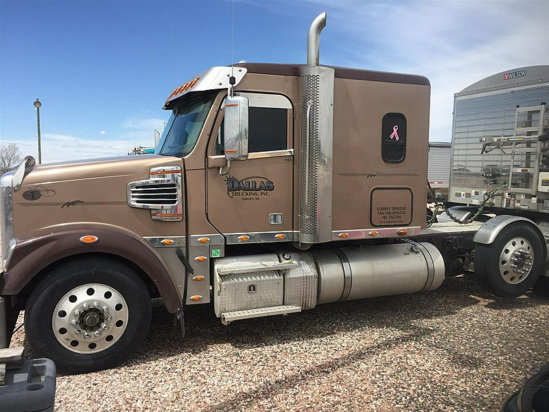 2017 Freightliner Coronado (For Sale) | 70" Sleeper