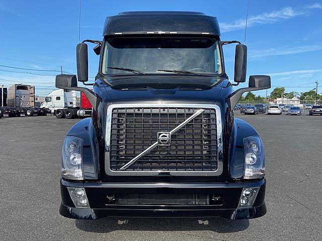 2015 Volvo VNL 730 (For Sale) | 77" Sleeper | #238776