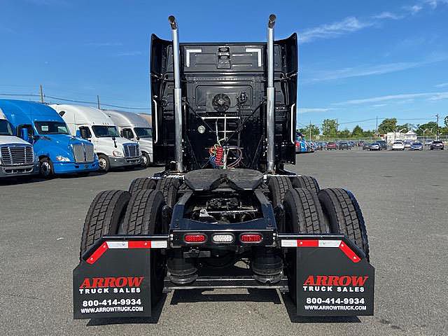 2015 Volvo VNL 730 (For Sale) | 77" Sleeper | #238776