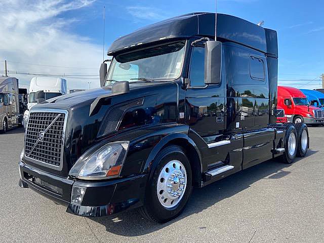 2015 Volvo VNL 730 (For Sale) | 77" Sleeper | #238776