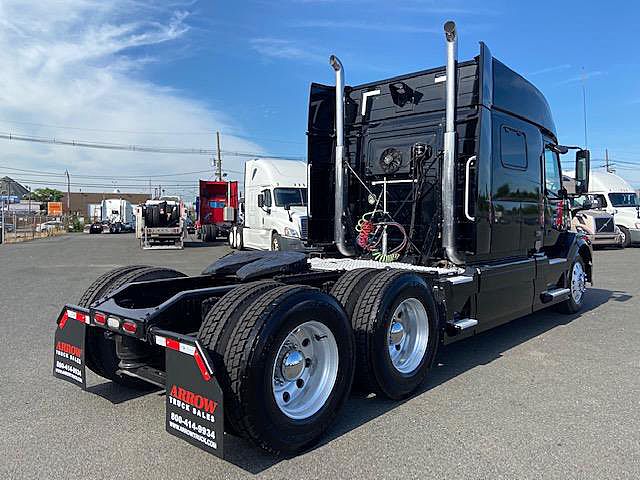 2015 Volvo VNL 730 (For Sale) | 77" Sleeper | #238776