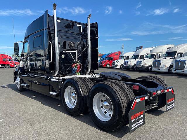 2015 Volvo VNL 730 (For Sale) | 77" Sleeper | #238776