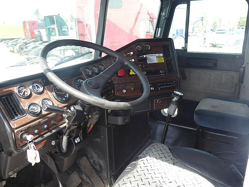 1997 Freightliner FLD120 For Sale | flat Sleeper | #9219