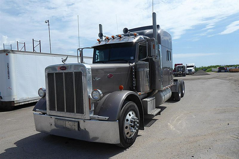 2006 Peterbilt 379 For Sale | unibilt Sleeper | #9249