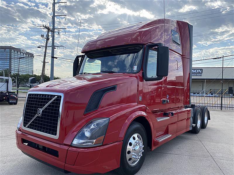 2016 Volvo VNL 670 (For Sale) | 61" Sleeper | #239541