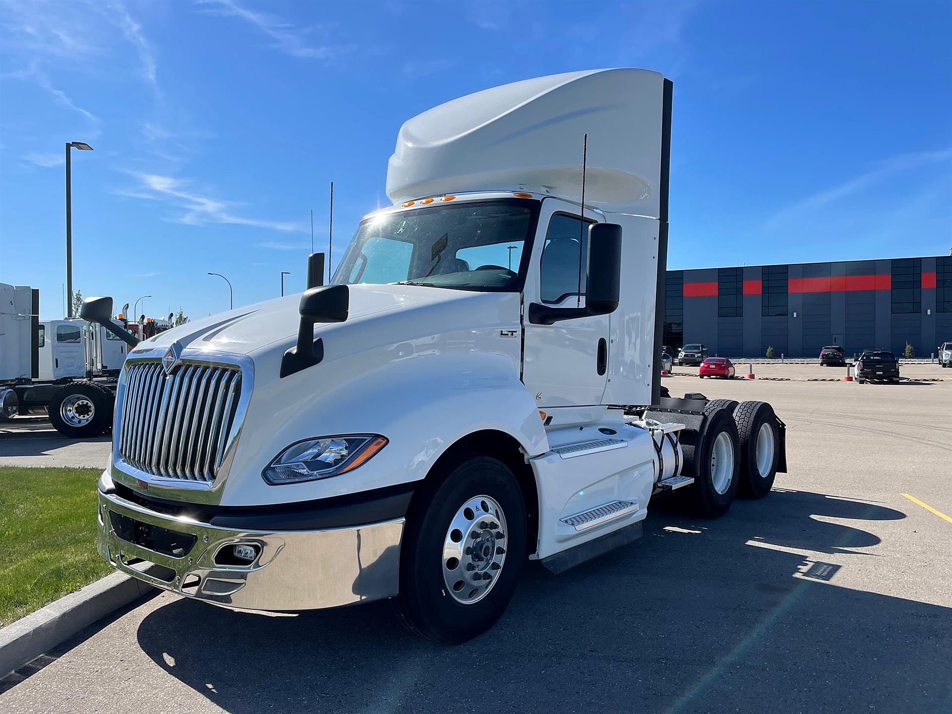 2019 International LT625 (For Sale) | 16" Sleeper | #132611