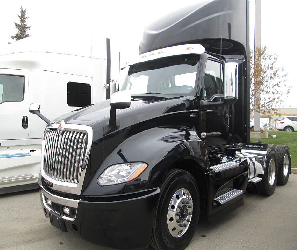 2020 International LT625 (For Sale) | 12" Sleeper | #471337