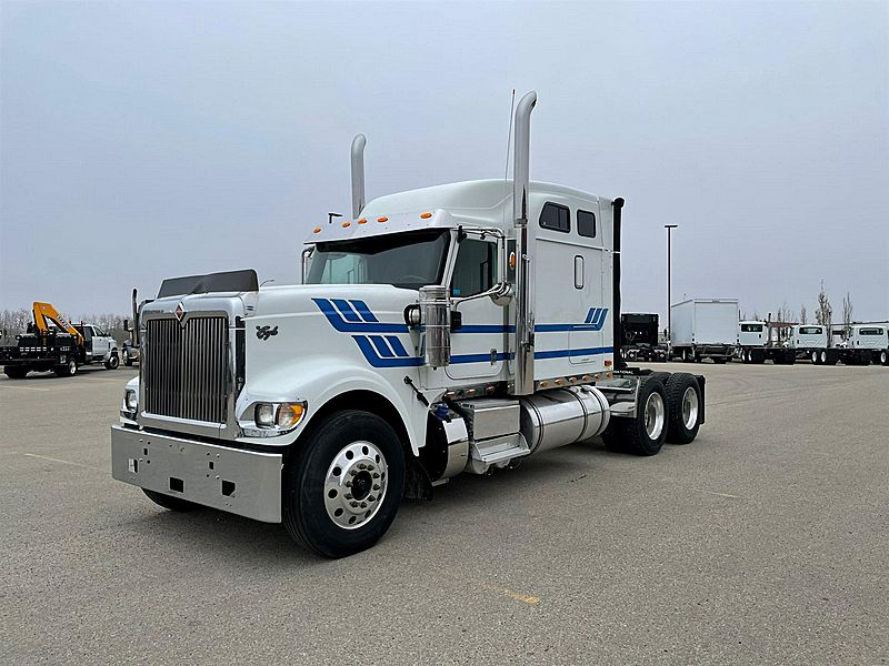 2018 International 9900 (For Sale) | 73" Sleeper | #577389