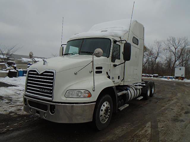 2015 Mack CXU613 (For Sale) | 60" Sleeper | #240065