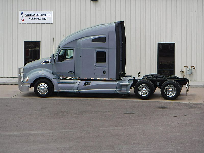 2017 Kenworth T680 (For Sale) | Stand up Sleeper | #4403