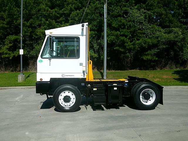 2016 Capacity TJ9000 (For Sale) | Yard Spotter | #240124