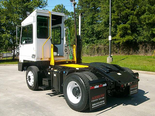2016 Capacity TJ9000 (For Sale) | Yard Spotter | #240124