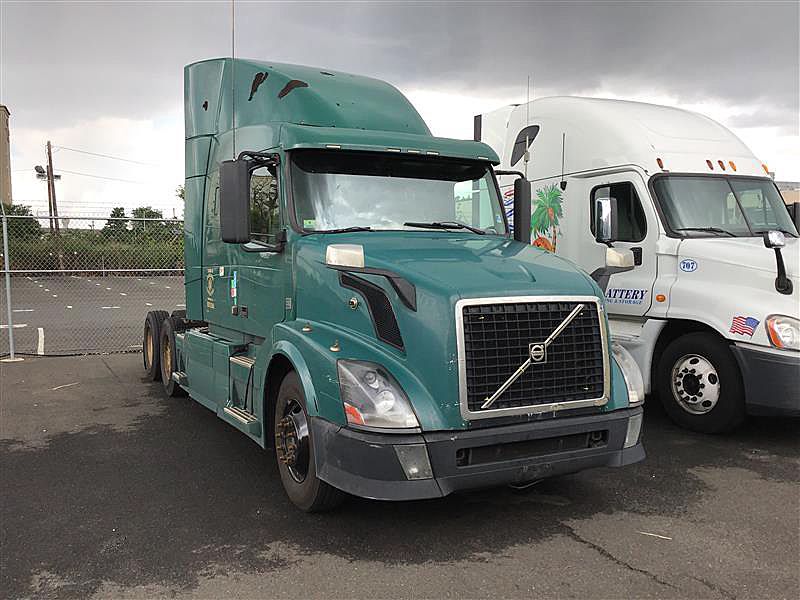 2009 Volvo VNL 630 For Sale | 61" Sleeper | #240087