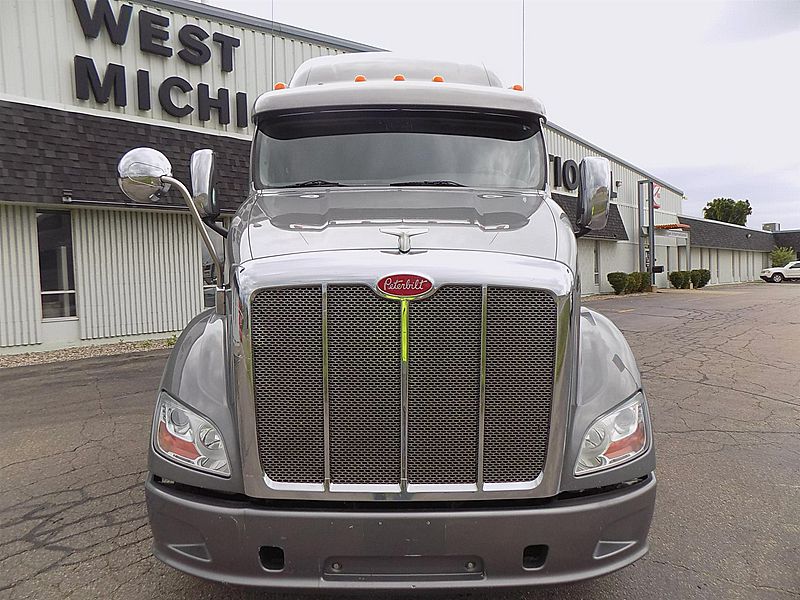 2013 Peterbilt 587 For Sale | Double Bunk Sleeper | #DD180072
