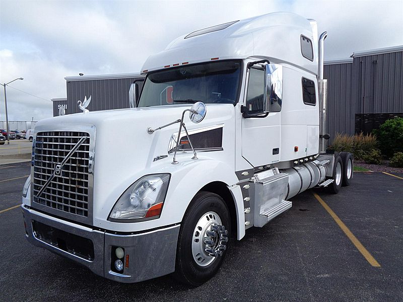 2007 Volvo VT880 For Sale | 80" Sleeper | #UT100833