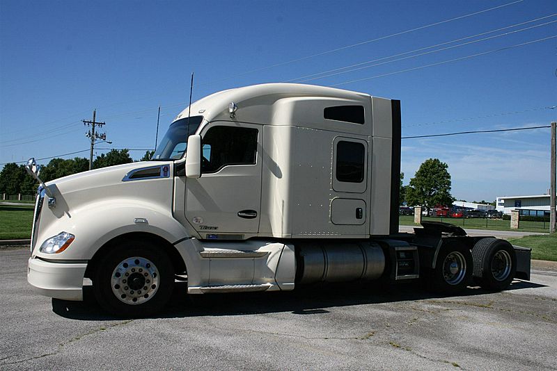 2017 Kenworth Custom T680 (For Sale) | 76" Sleeper | #11182