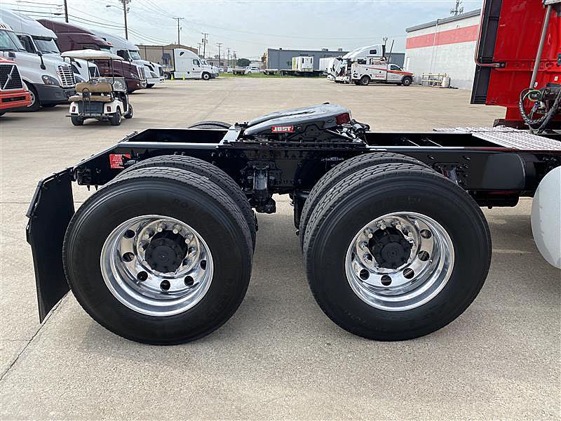 2017 Volvo VNL780 (For Sale) | 77" Sleeper | #241474