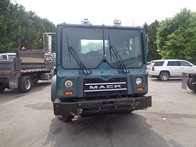 2010 Mack MRU613 (For Sale) | Cab & Chassis | #8704