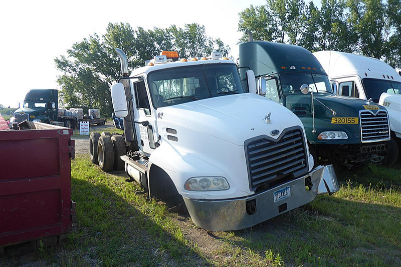 2006 Mack Pinnacle CXN612 (For Sale) | Day Cab | #9355