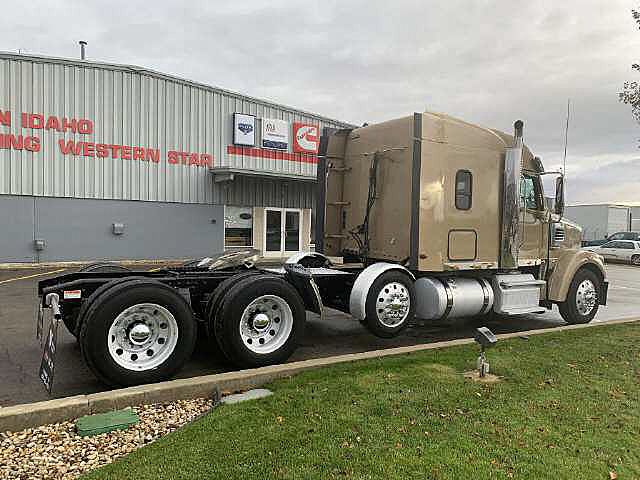 2017 Freightliner SD 122 (For Sale) | Semi Truck | #130692