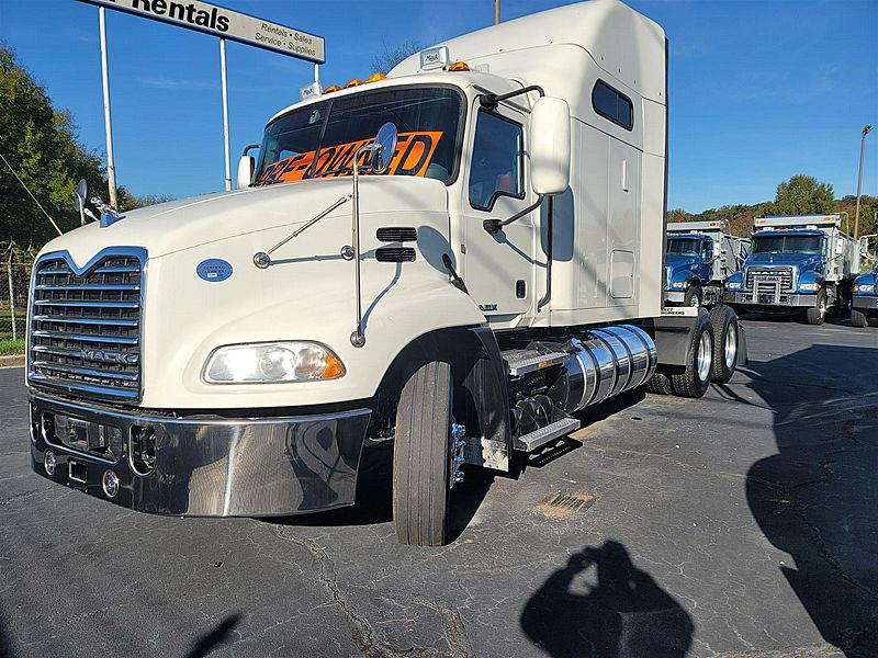 2016 Mack Pinnacle CXU613 (For Sale) | 70" Sleeper | #5360541