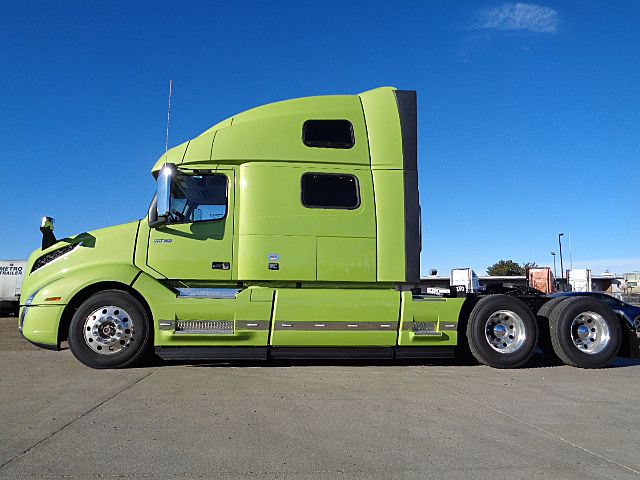 2021 Volvo VNL 860 For Sale | 77" Sleeper | #31517