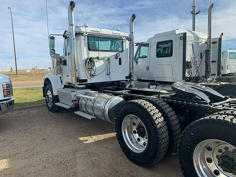 2019 International HX520 (For Sale) | 217" Sleeper | #243335