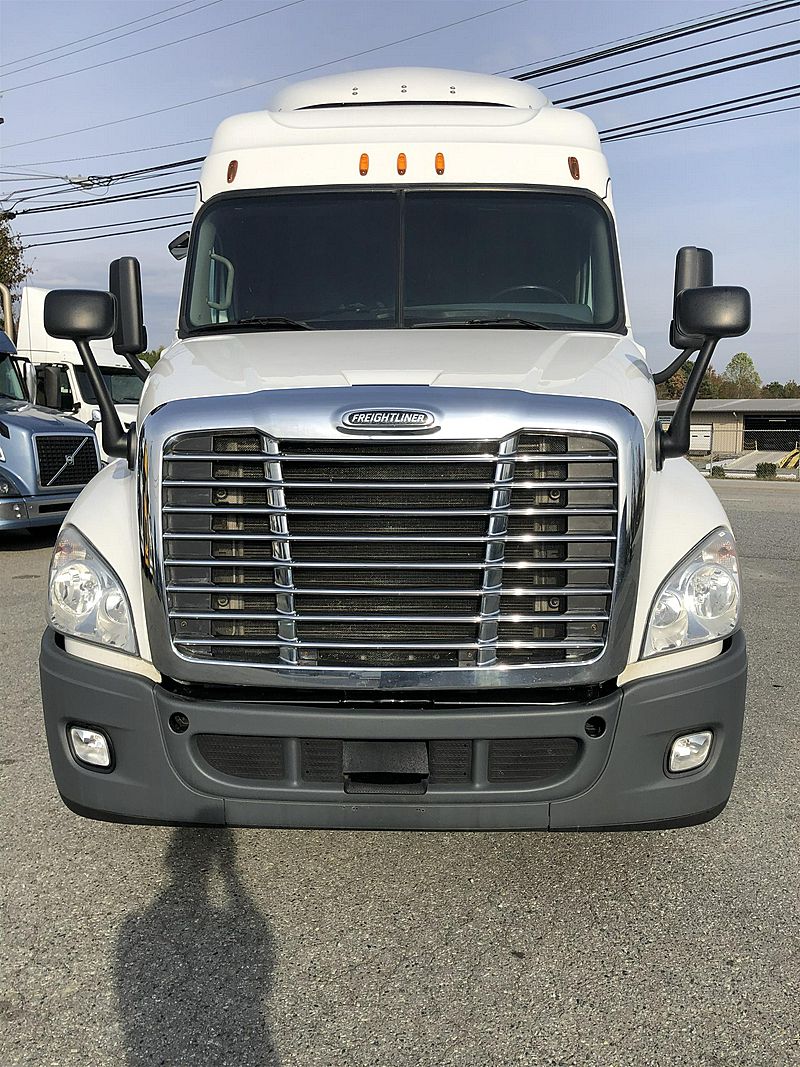 2015 Freightliner Cascadia For Sale | 58" Sleeper | #6851