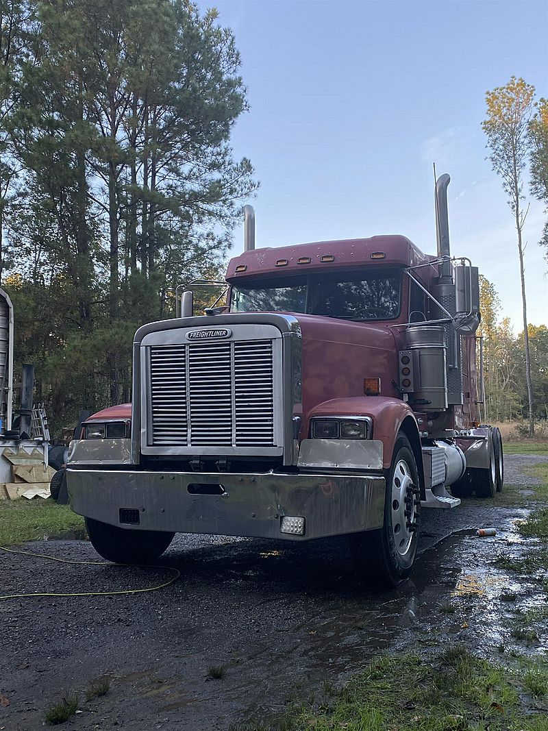 1997 Freightliner FLD120 (For Sale) | 66" Sleeper | #JM1997