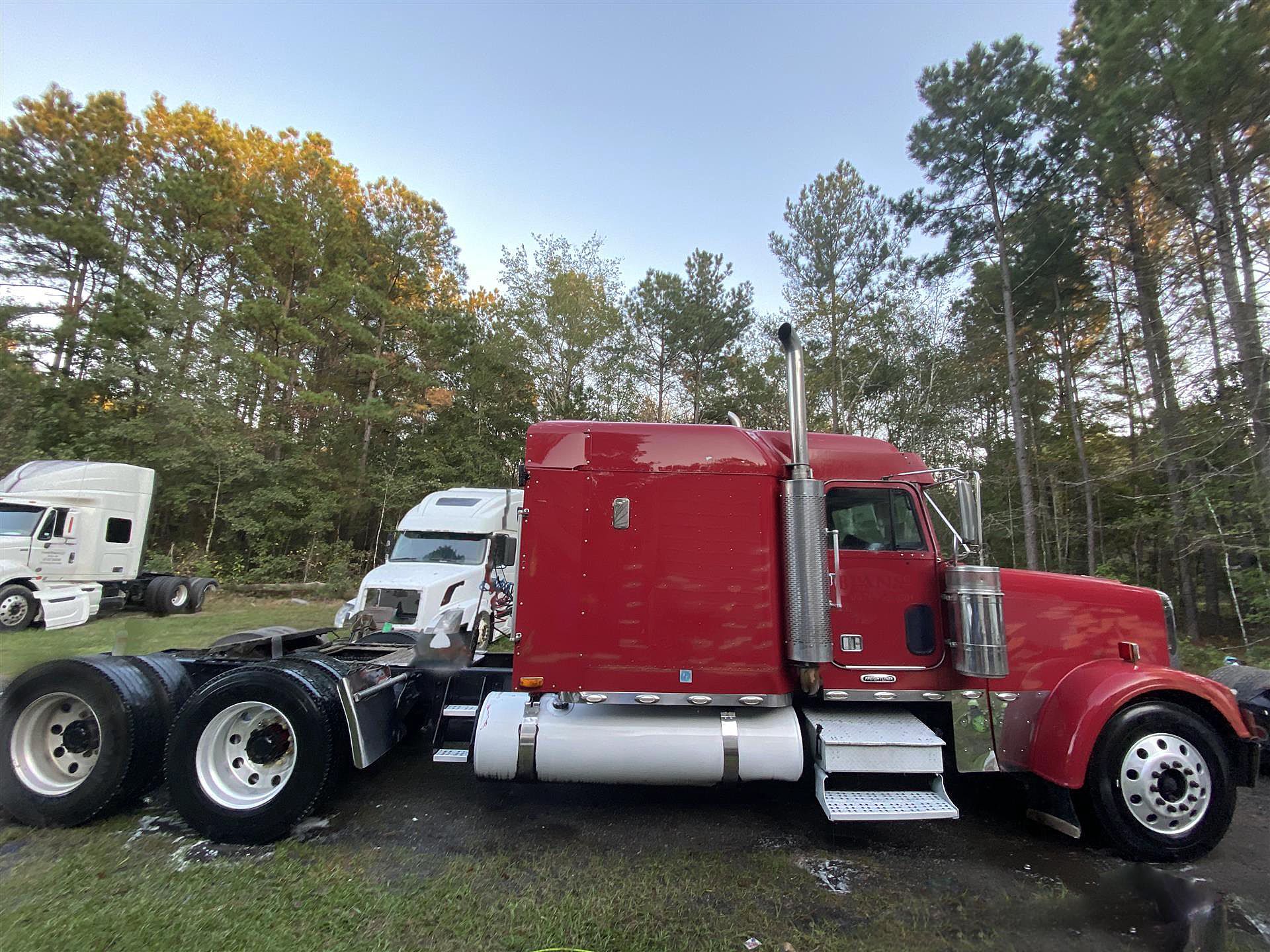 1997 Freightliner FLD120 For Sale | 66" Sleeper | #JM1997