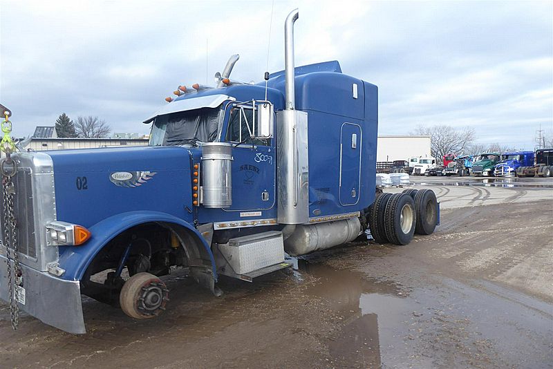 1999 Peterbilt 379 (For Sale) | Condo Sleeper | #9440